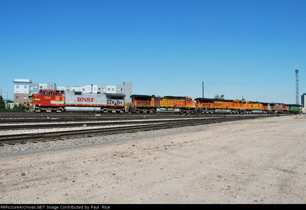 BNSF 795 On Point Moving To The Fuel Track